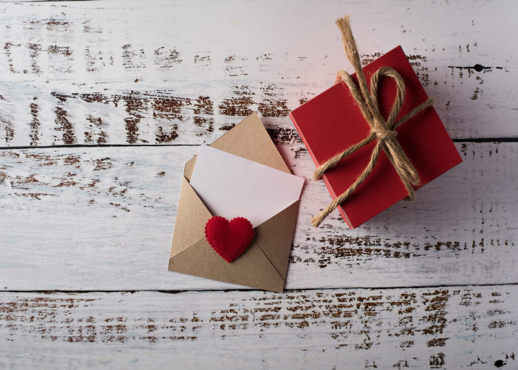 Tarjeta regalo o cheque regalo: 11 ideas para ofrecerlos de forma ...